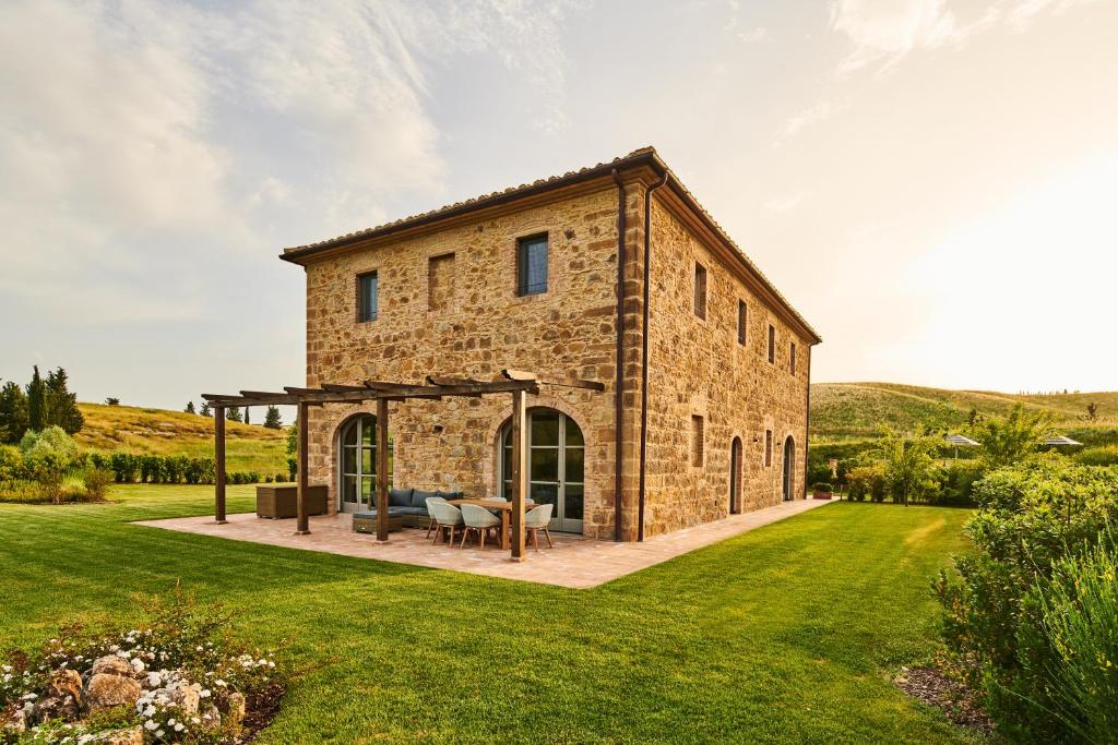 NESPOLE ESTATE - Art in Voyage